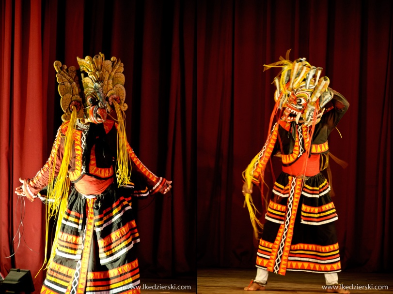 Tradycyjne tańce ze Sri Lanki w Kandy - pokaz w teatrze Tradycyjne tańce ze Sri Lanki w Kandy - pokaz w teatrze