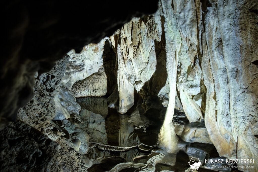 Jaskinia Raj – perełka jaskiniowa w Polsce [DUŻE ZDJĘCIA]