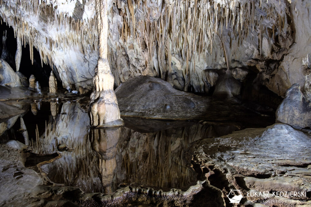 Jaskinia Raj – perełka jaskiniowa w Polsce [DUŻE ZDJĘCIA]
